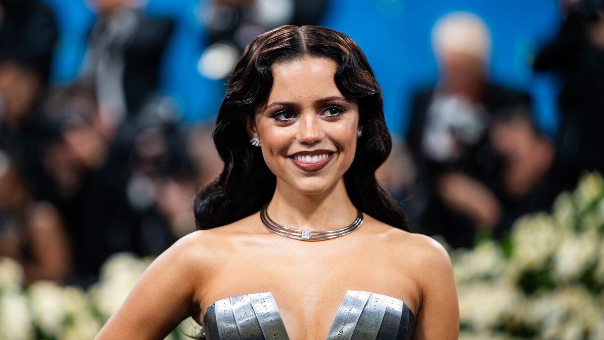 Jenna Ortega regresa como Miercoles con un estilo gótico y glamuroso ...